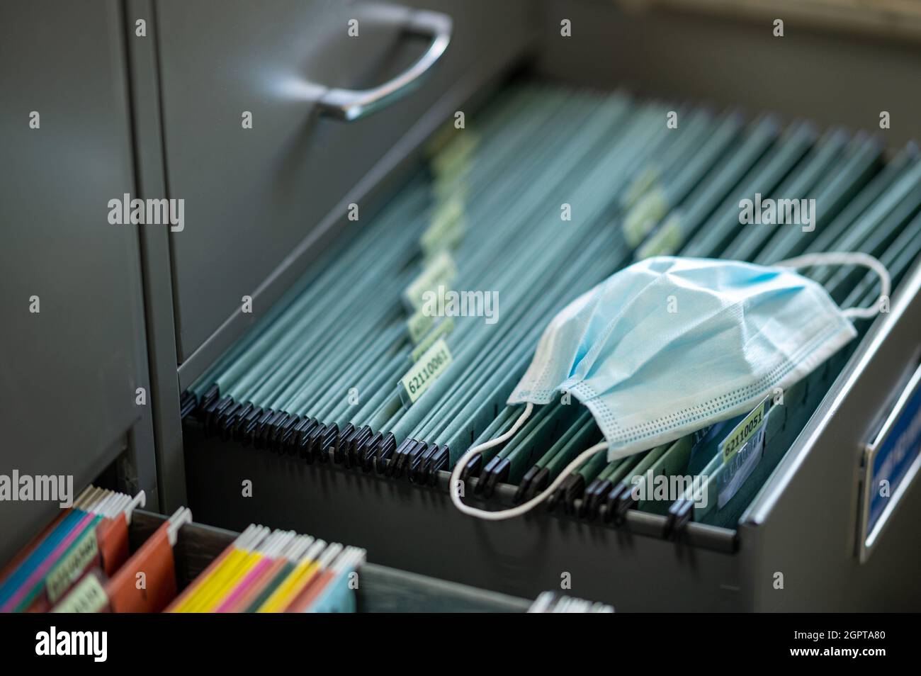 Messy office desk drawer hi-res stock photography and images - Alamy