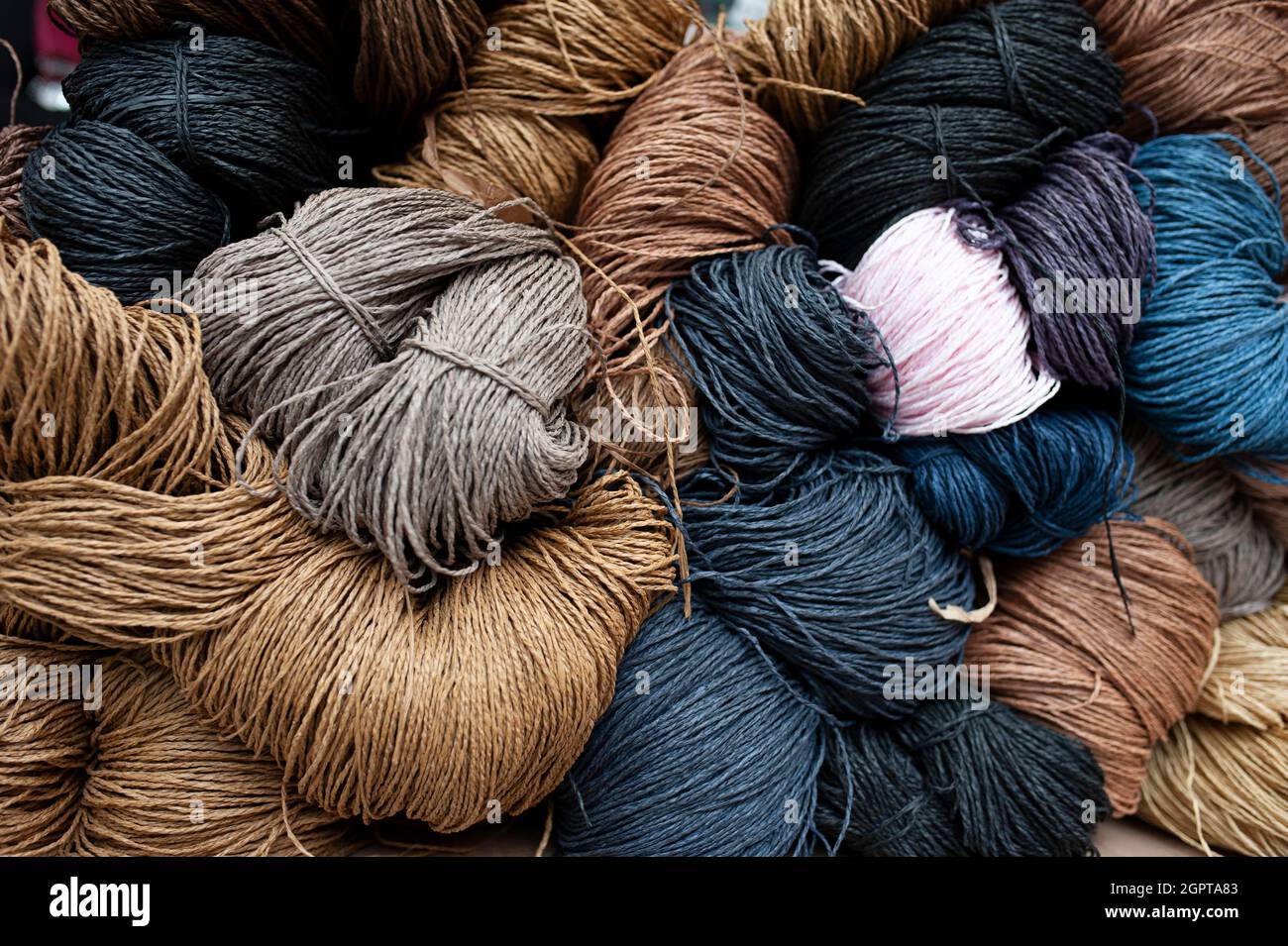 Yarn strand hi-res stock photography and images - Alamy
