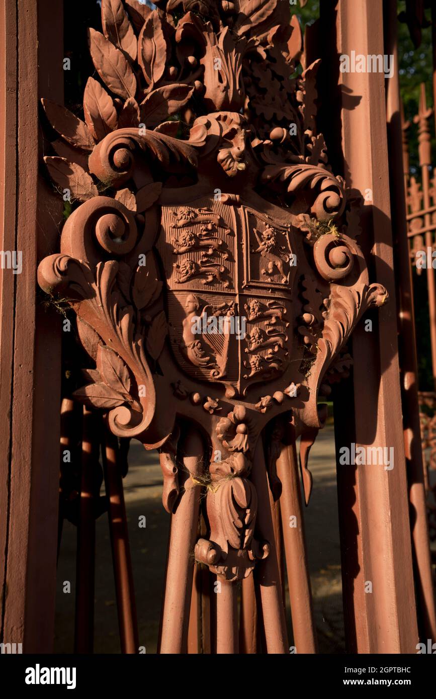 Iron gate at the entrance of Hyde Park near the Albert Memorial ...