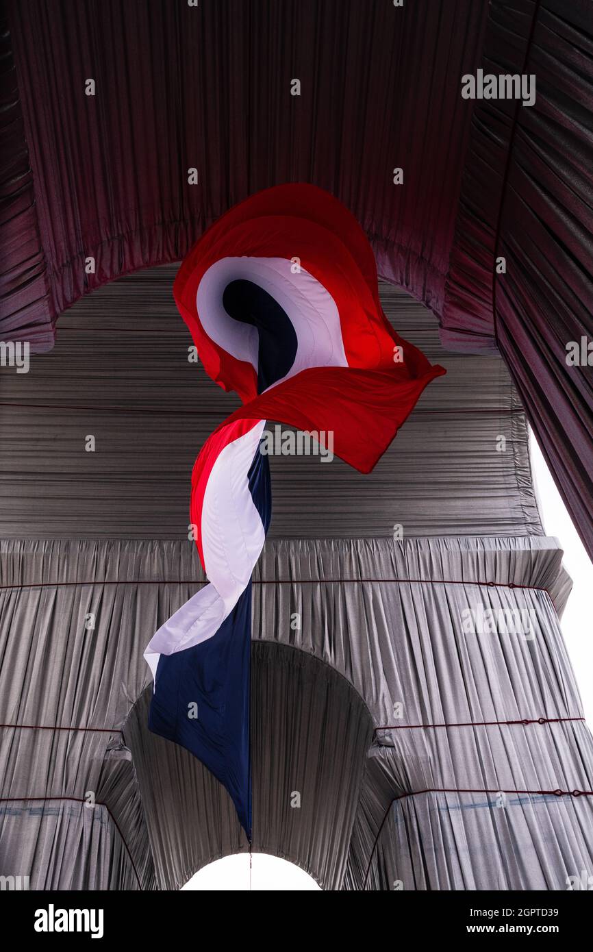 Closeup view of Christo's "wrapped" 2021 project in Paris with French ...