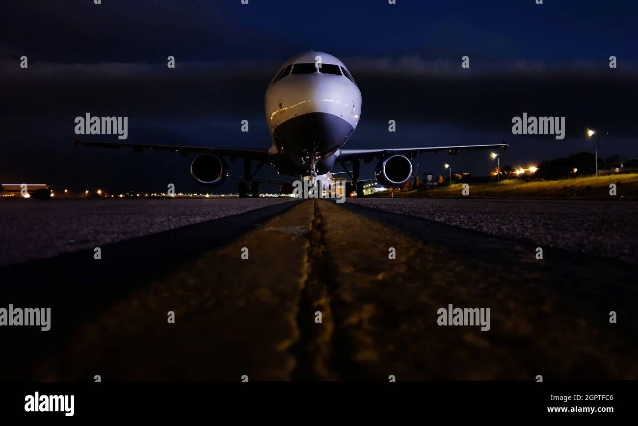 Middle east aviation hi-res stock photography and images - Alamy