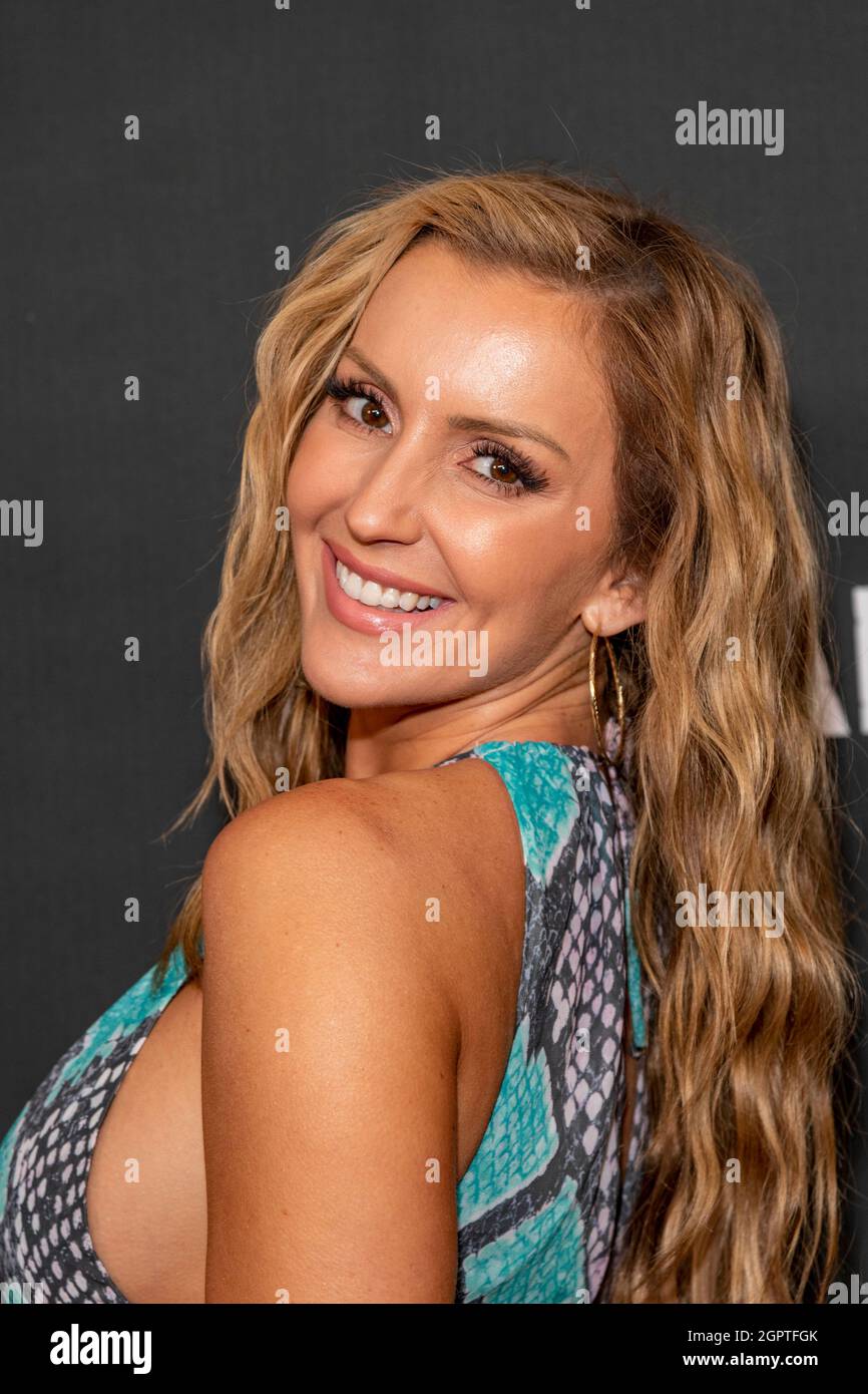 Paris attends hi-res stock photography and images - Alamy