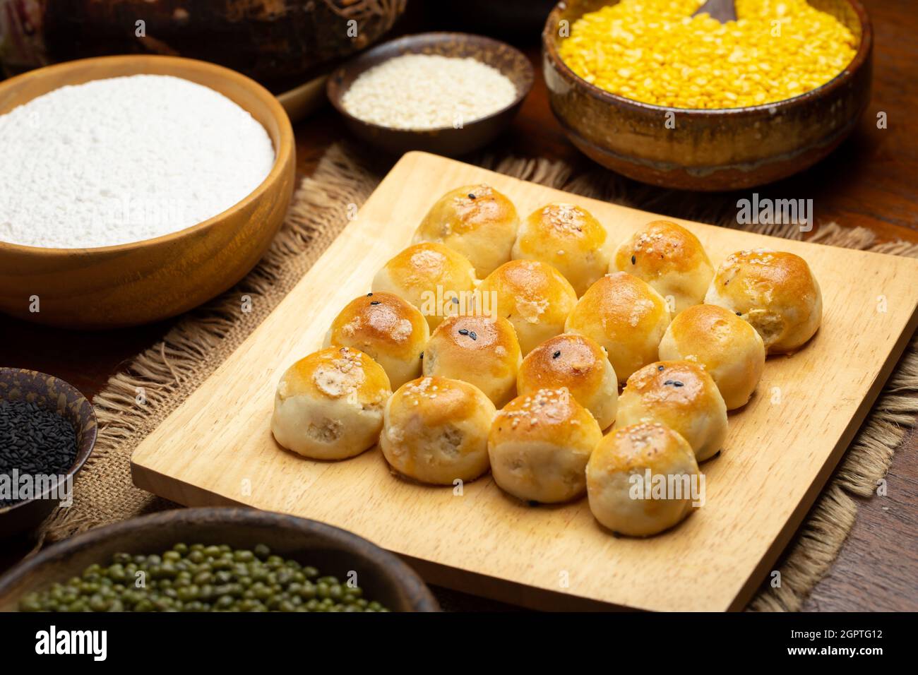 Chinese taro paste hi-res stock photography and images - Alamy