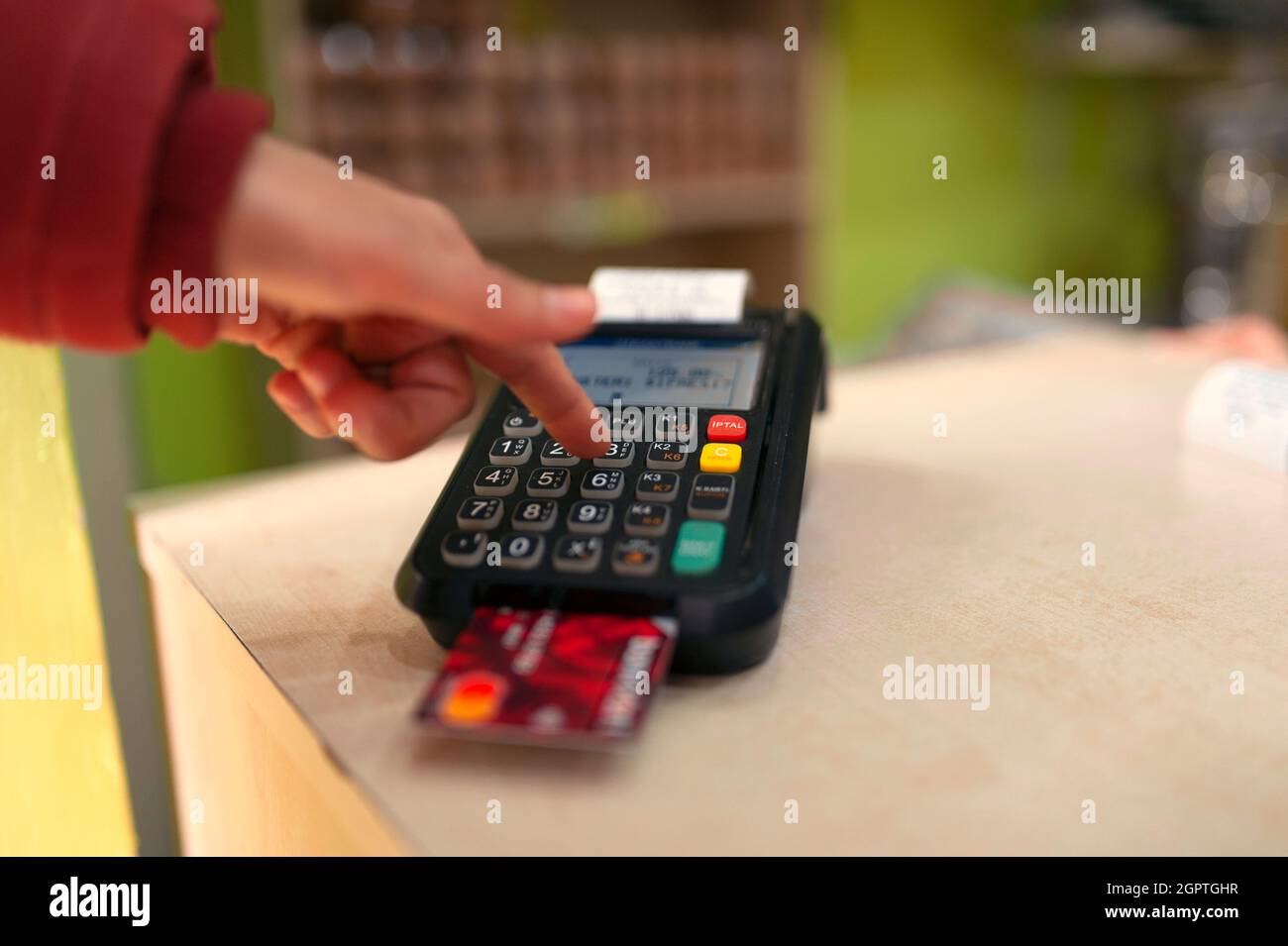 Bank card reader internet banking hi-res stock photography and images ...