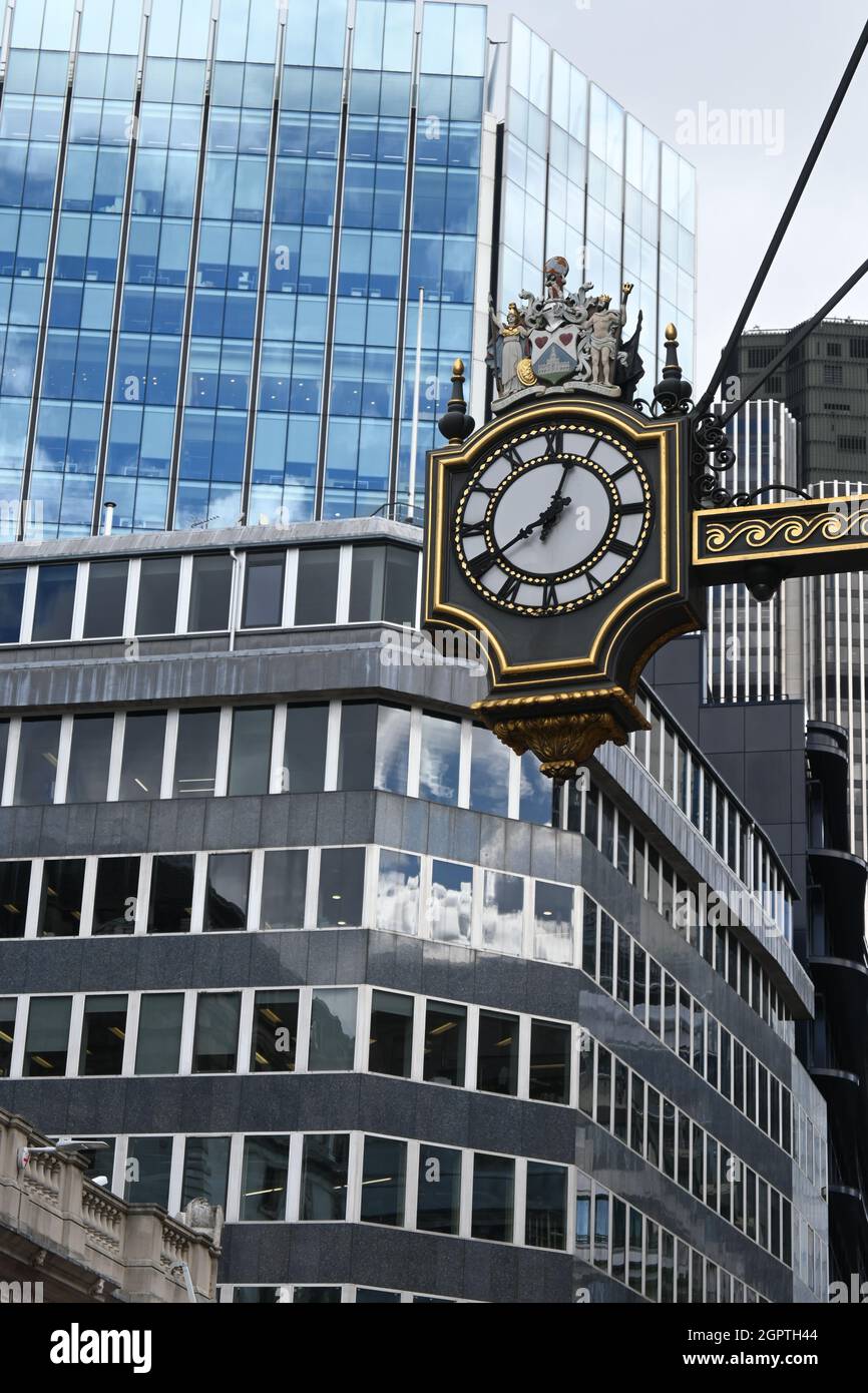 Royal exchange clock london hi-res stock photography and images - Alamy