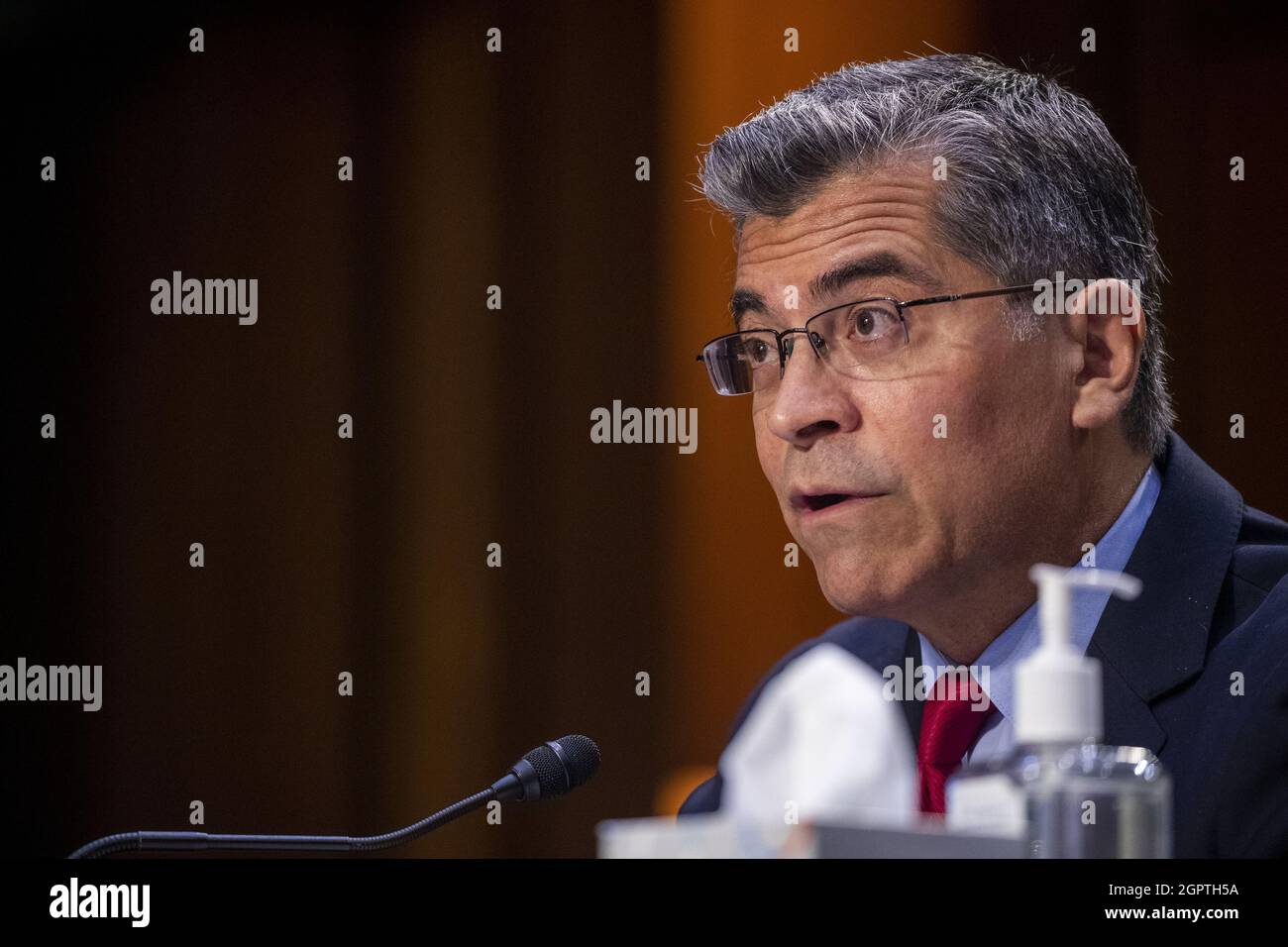 Xavier becerra covid hi-res stock photography and images - Alamy