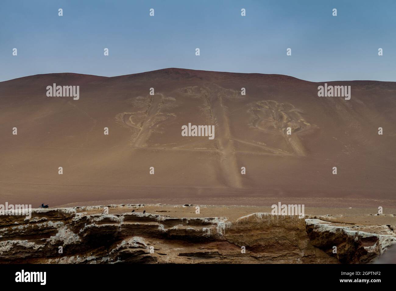 Giant Candelabra carving (Candelabra of the Andes) on Paracas peninsula ...