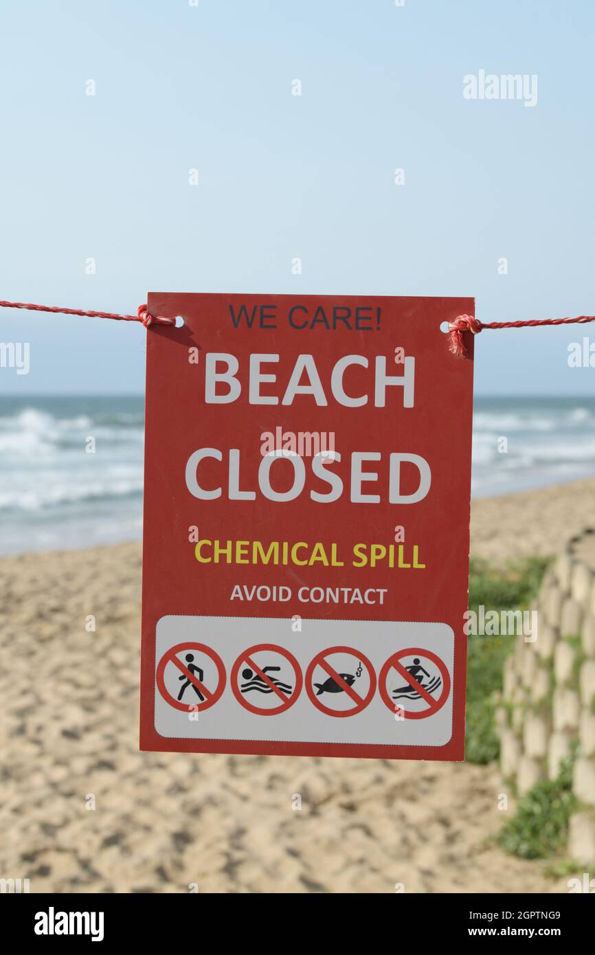Water pollution signs at beach hi-res stock photography and images - Alamy