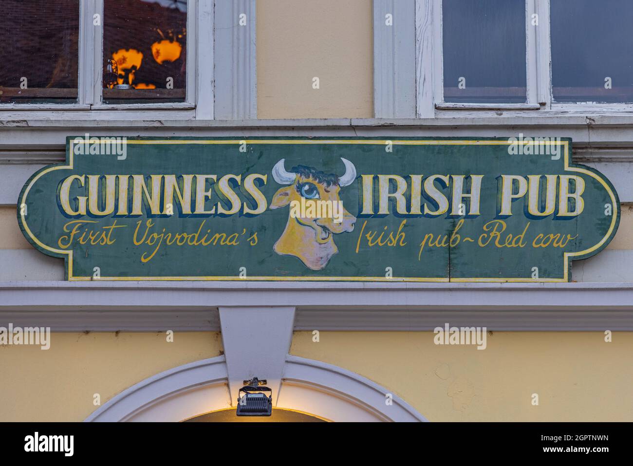 Guinness irish pub hi-res stock photography and images - Alamy