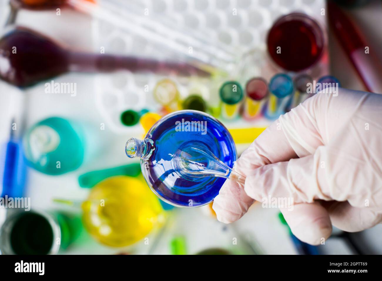 Chemical instruments hi-res stock photography and images - Alamy