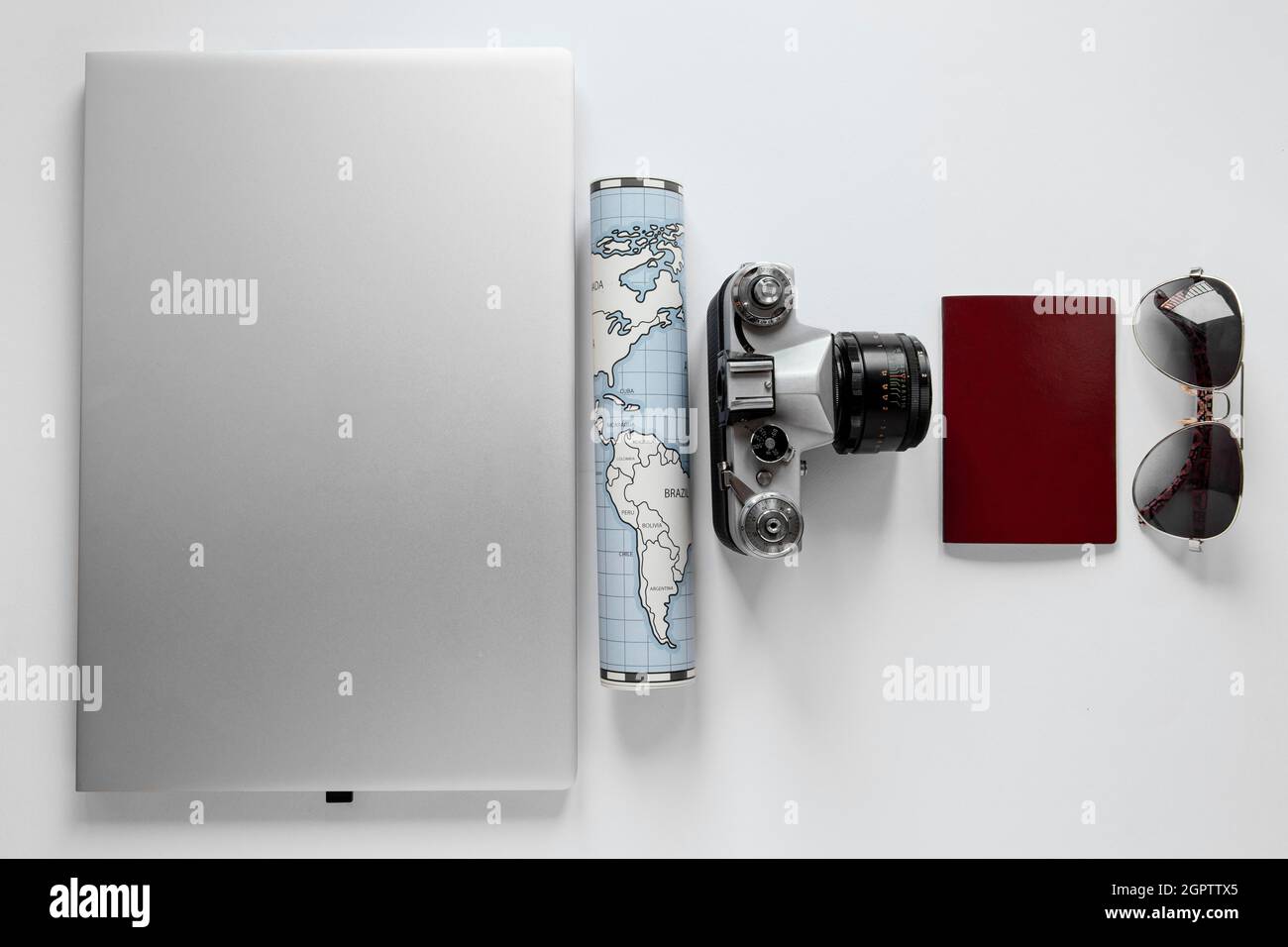 Tourism items arrangement above view Stock Photo - Alamy