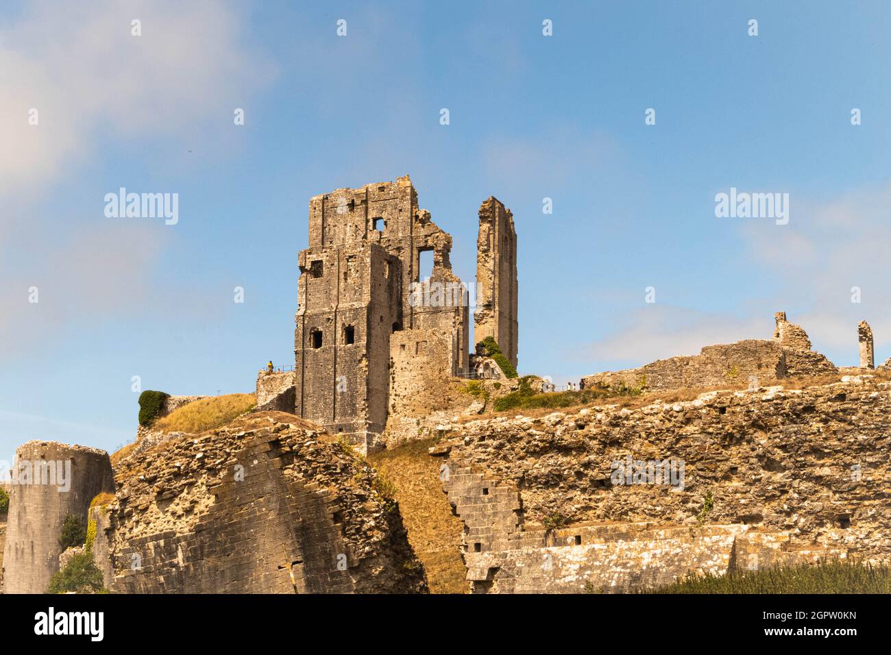 Run down medieval castle ruins hi-res stock photography and images - Alamy