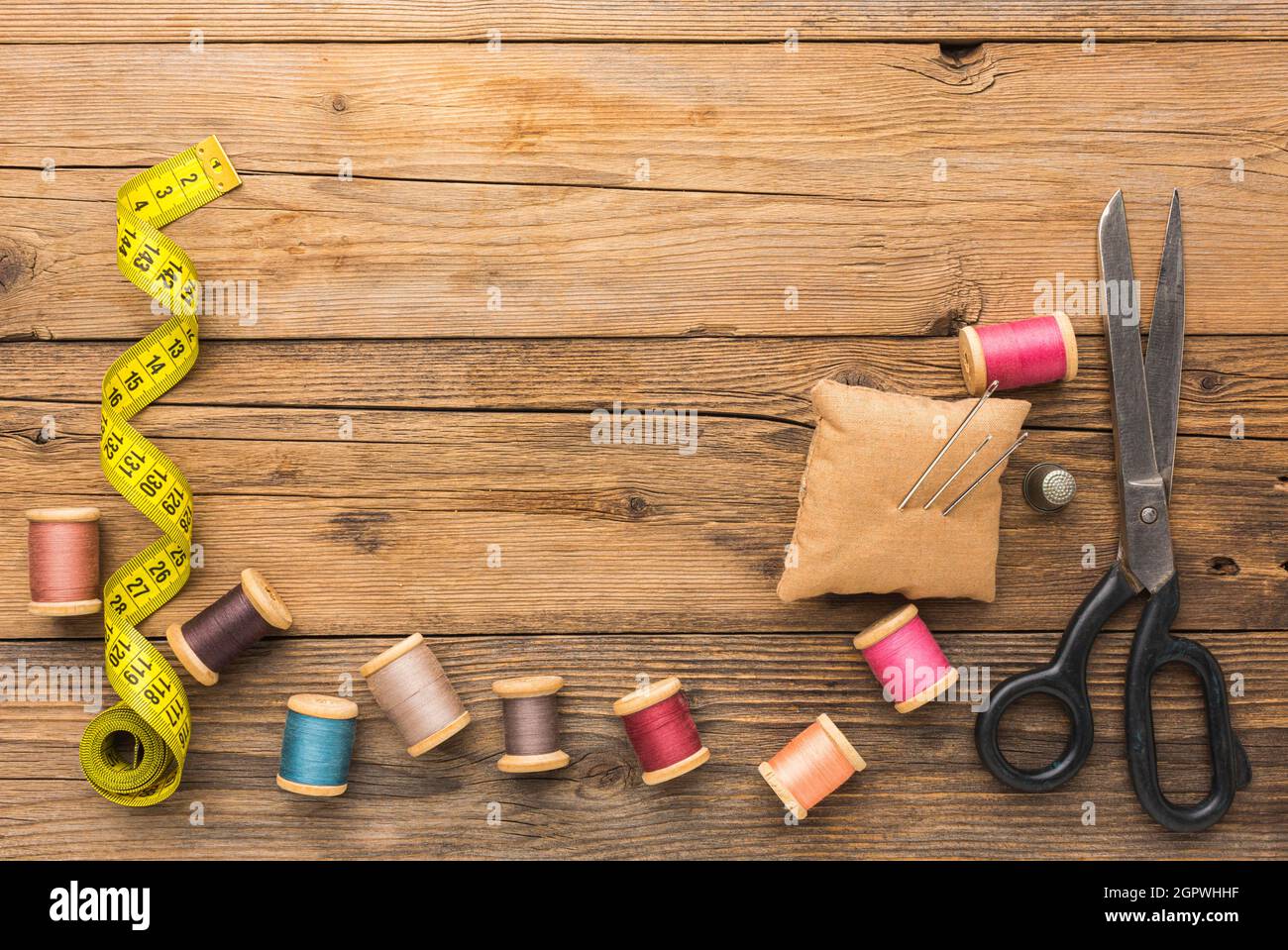 top view scissors with thread measuring tape Stock Photo - Alamy