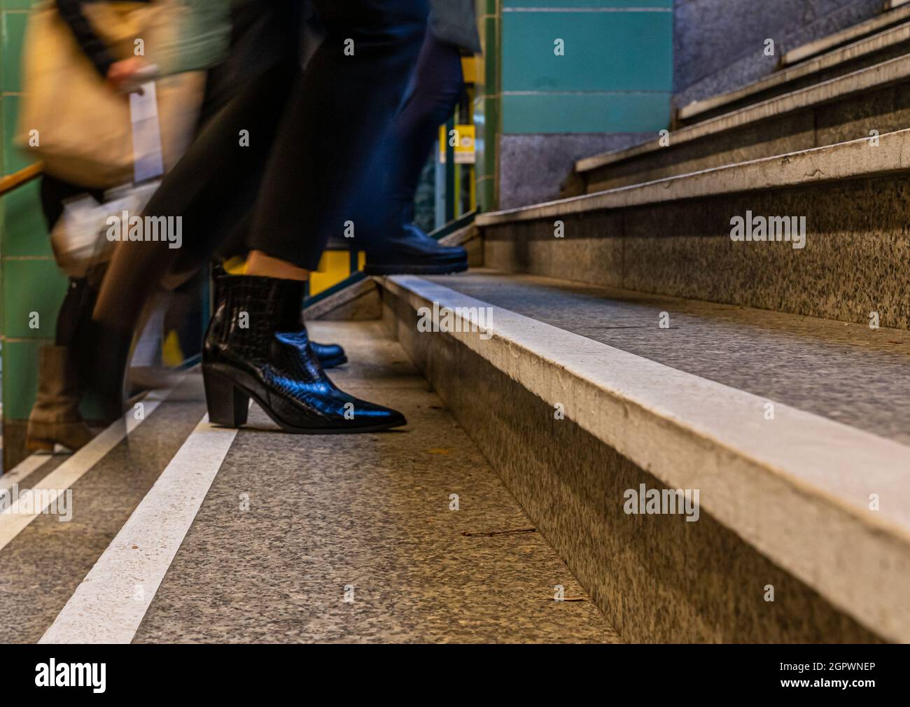 Commuter leg train hi-res stock photography and images - Alamy