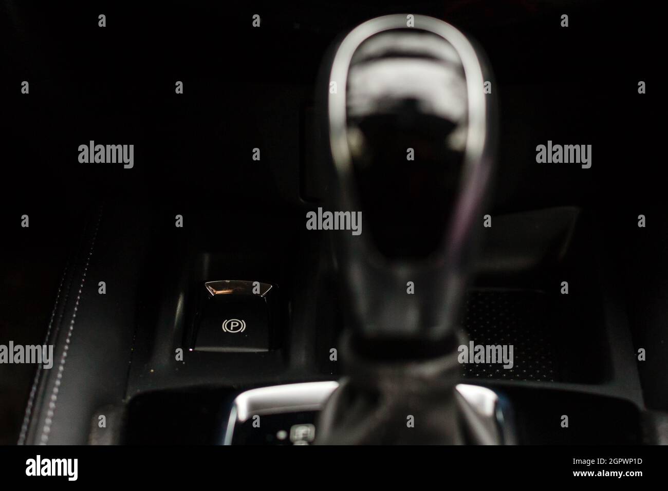 Gear shift handle in a modern car, closeup photo Stock Photo - Alamy