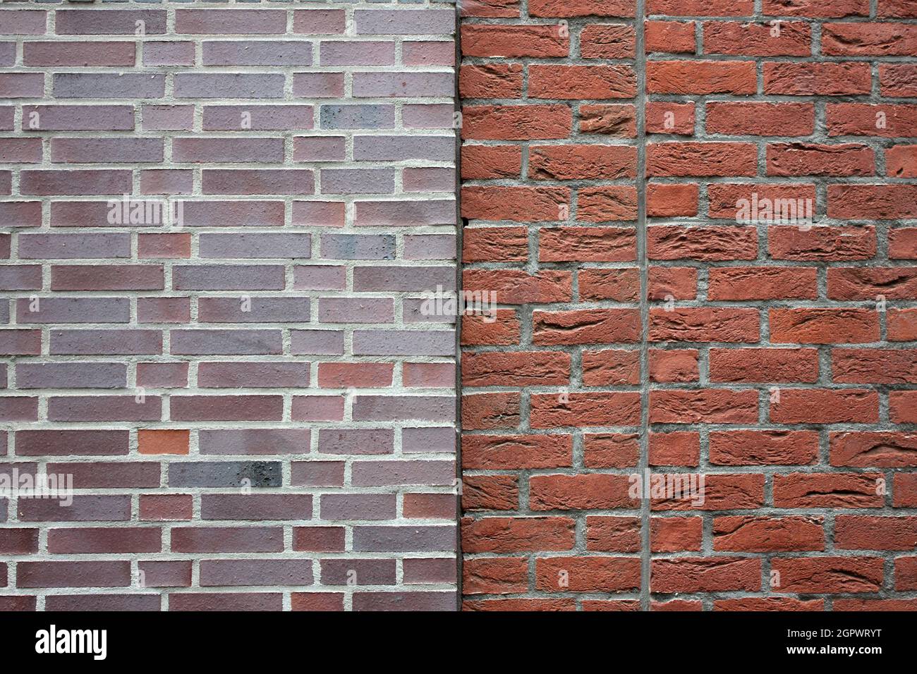 Two colours bricks hi-res stock photography and images - Alamy