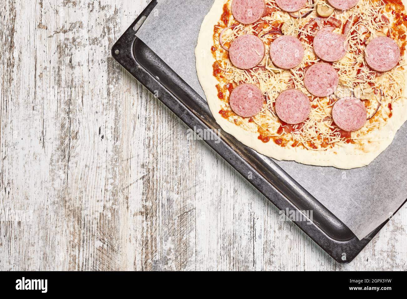 Process of making homemade pizza Stock Photo - Alamy