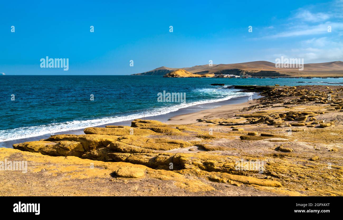 Landscape of Paracas National Reserve in Peru Stock Photo - Alamy