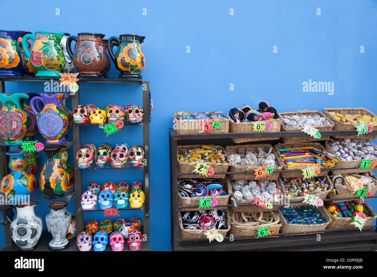 Mexico handicrafts crafts hi-res stock photography and images - Alamy