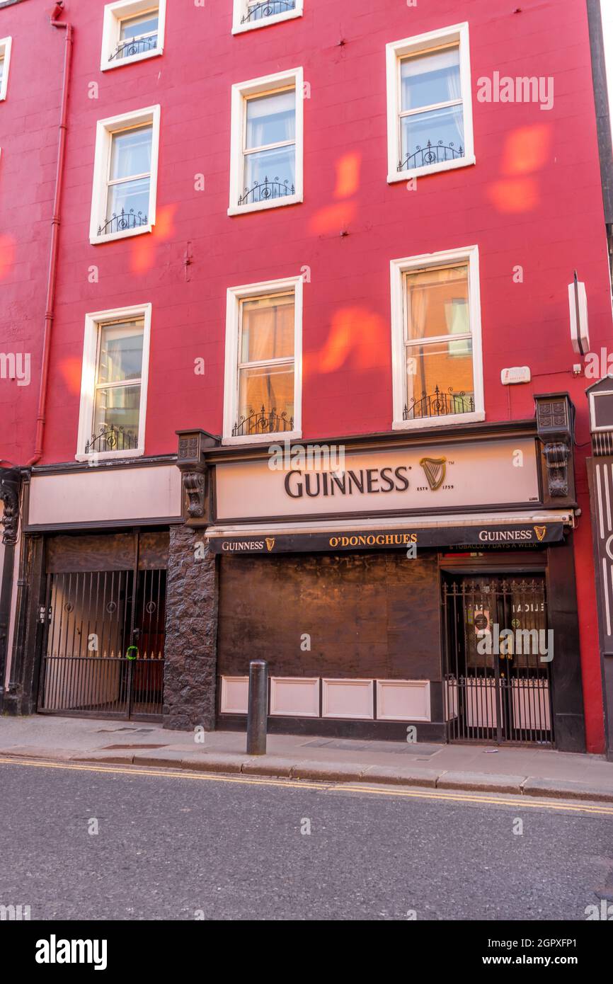 Structure architecture merrion street hi-res stock photography and ...