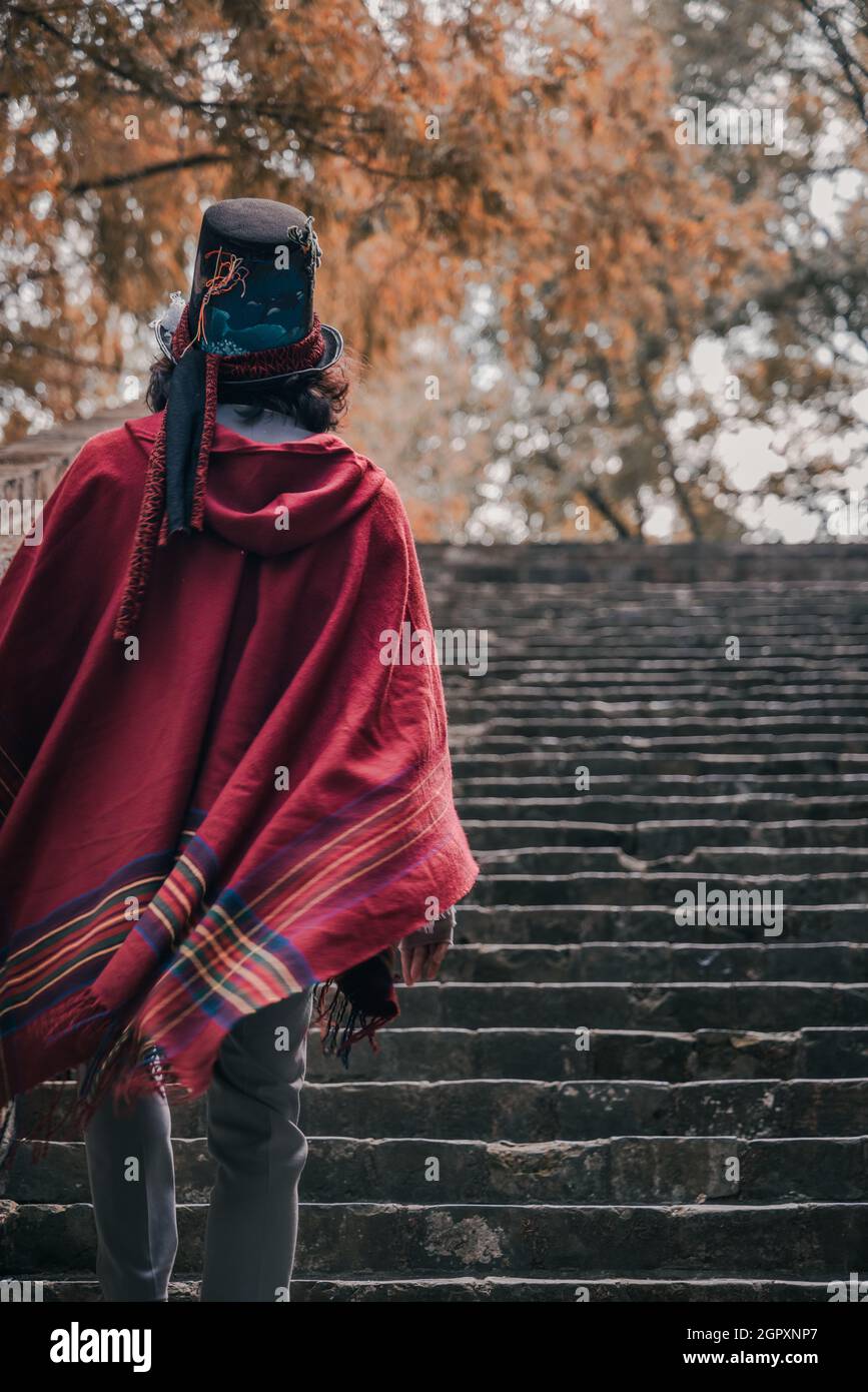 Red coat top hat hi-res stock photography and images - Alamy
