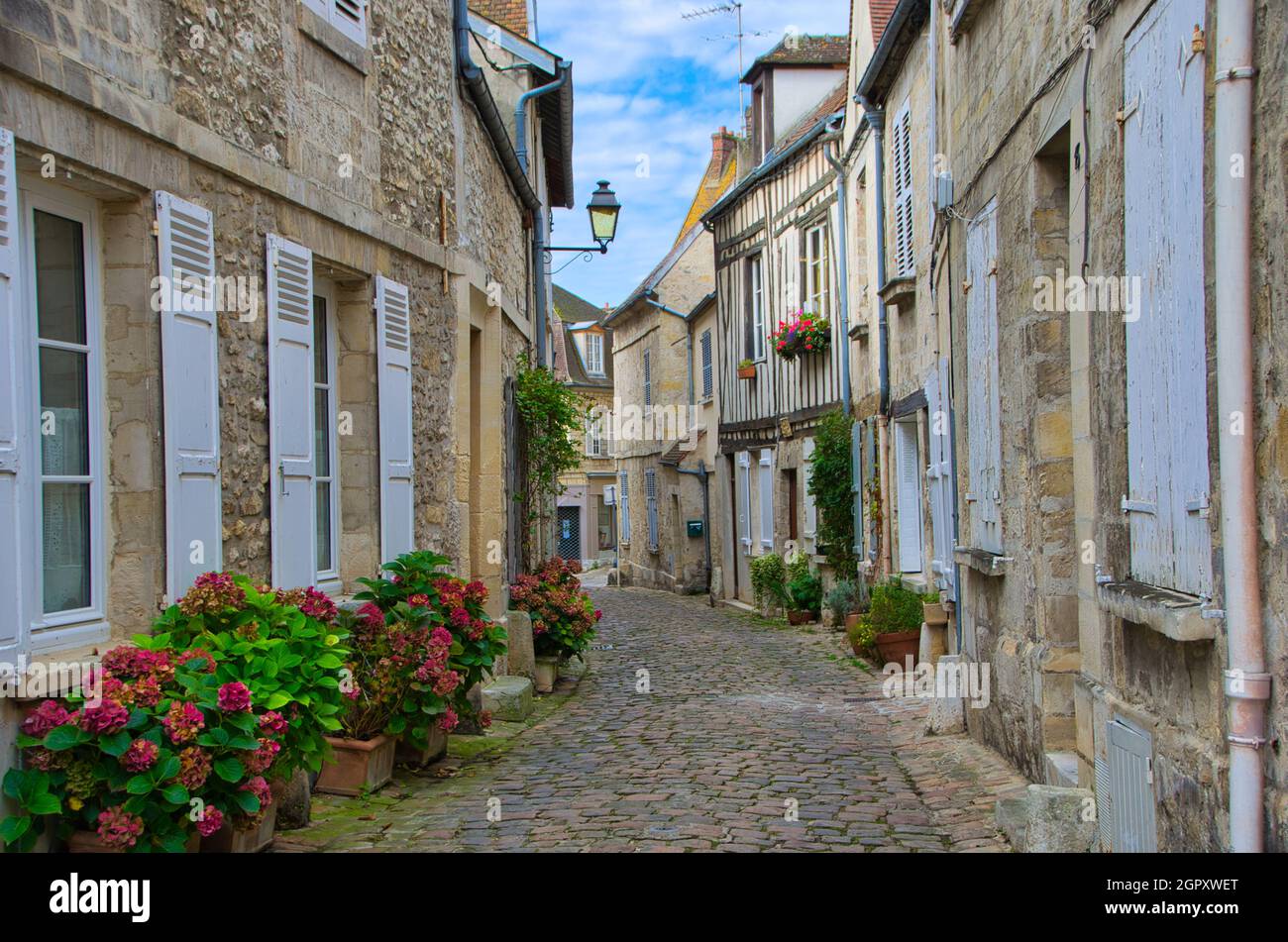 City of senlis hi-res stock photography and images - Alamy