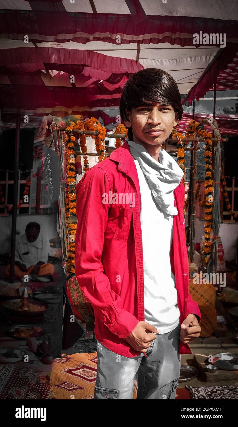 Portrait indian smiling 2021 hi-res stock photography and images - Alamy