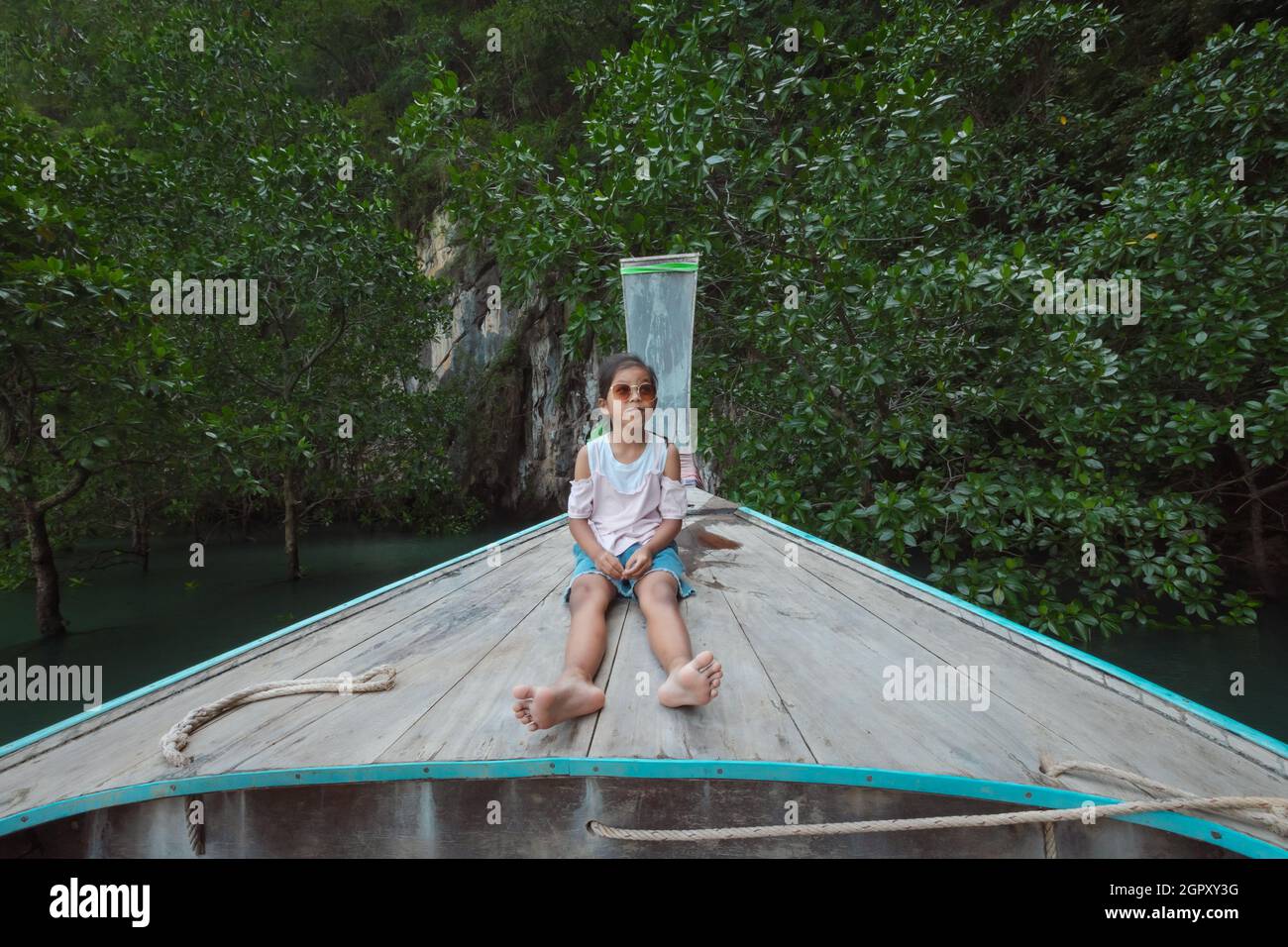 Girls sitting on deck boat hi-res stock photography and images - Alamy