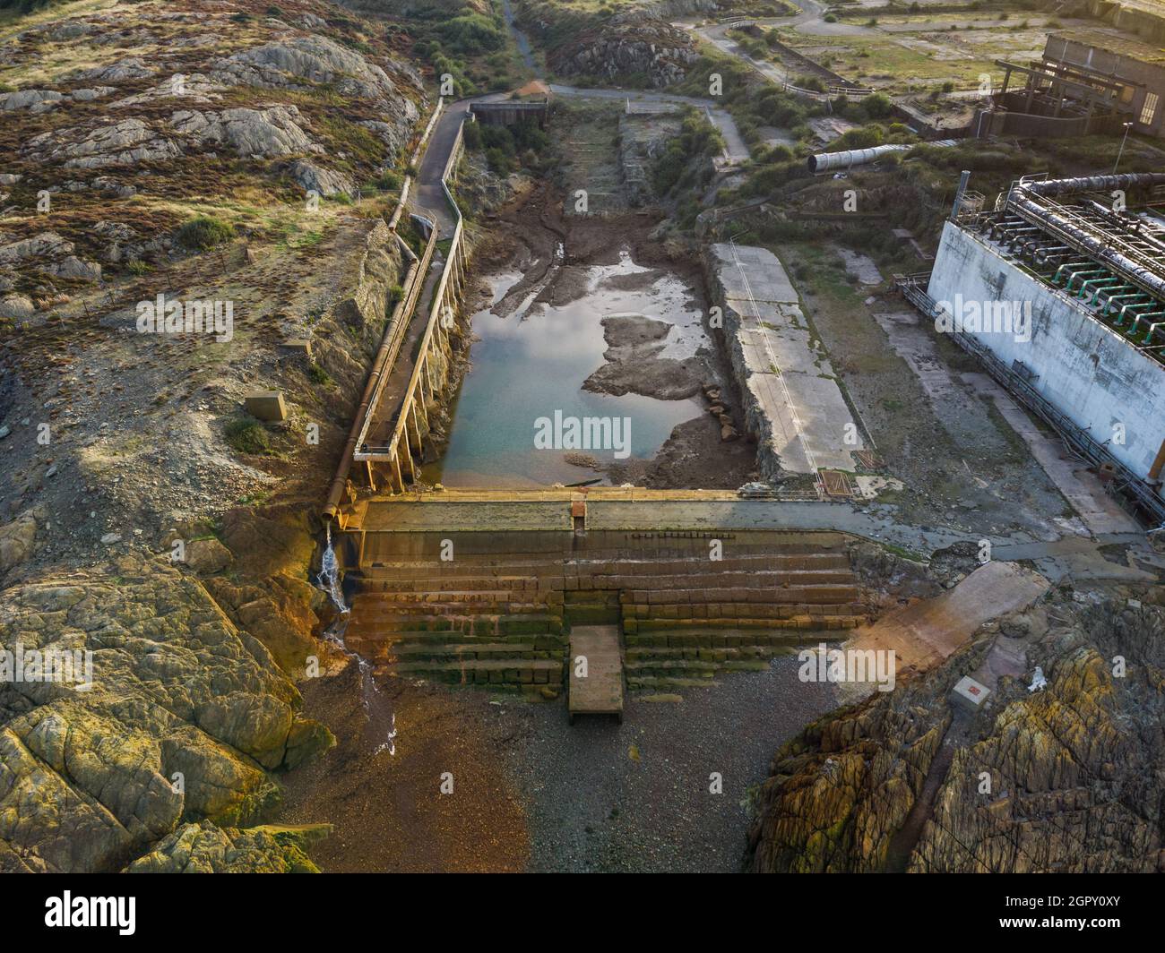 Bromine hi-res stock photography and images - Alamy