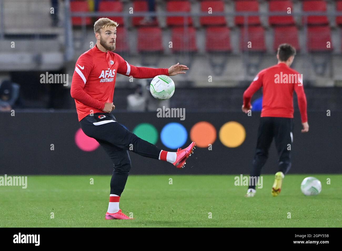 ALKMAAR, NETHERLANDS - SEPTEMBER 30: Timo Letschert of AZ warming up ...