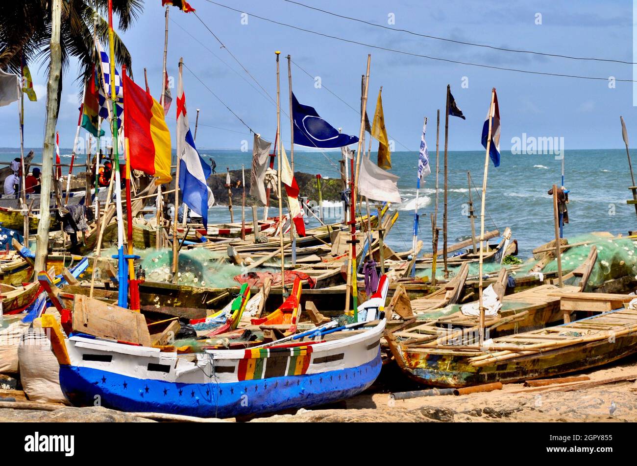 Ghanaian boats hi-res stock photography and images - Alamy