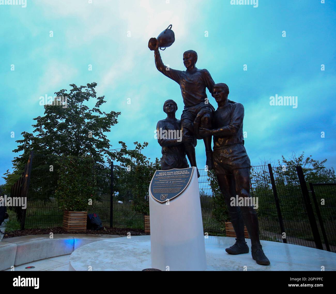 Geoff hurst hi-res stock photography and images - Alamy