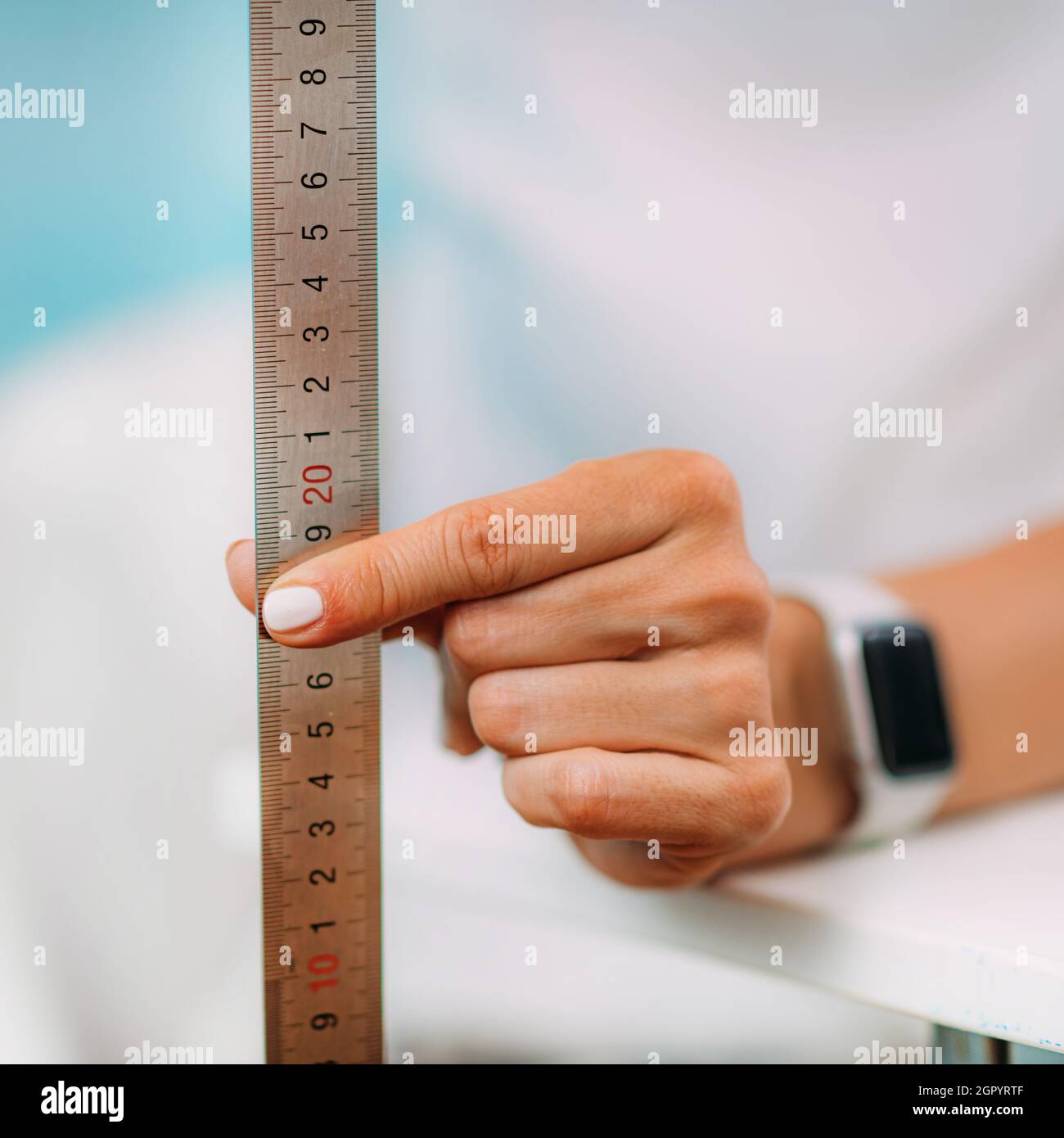 Reaction test ruler hi-res stock photography and images - Alamy
