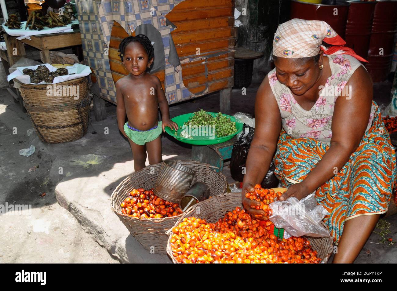 Makola market hi-res stock photography and images - Alamy