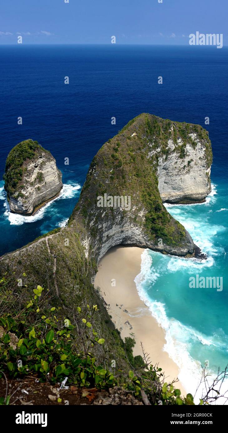 Dinosaur beach nusa penida hi-res stock photography and images - Alamy