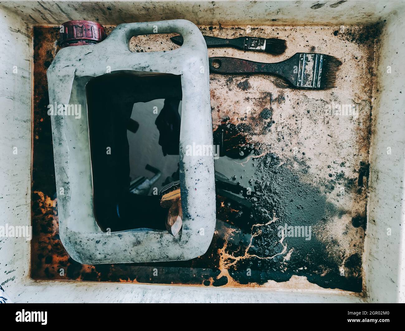 Engine oil box hi-res stock photography and images - Alamy