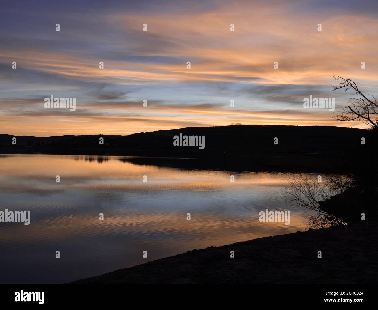 Embalse atardecer hi-res stock photography and images - Alamy