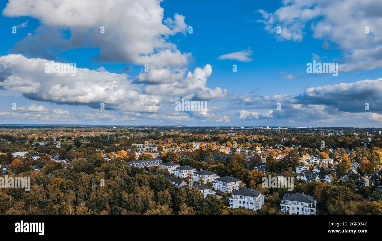 Building wraps hi-res stock photography and images - Alamy