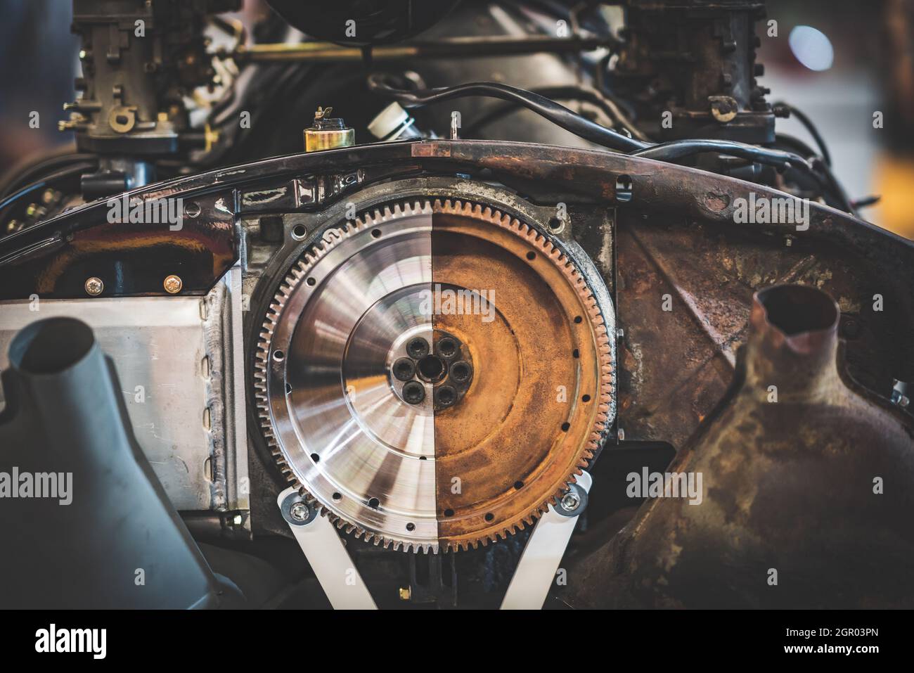 Car engine cross section hi-res stock photography and images - Alamy