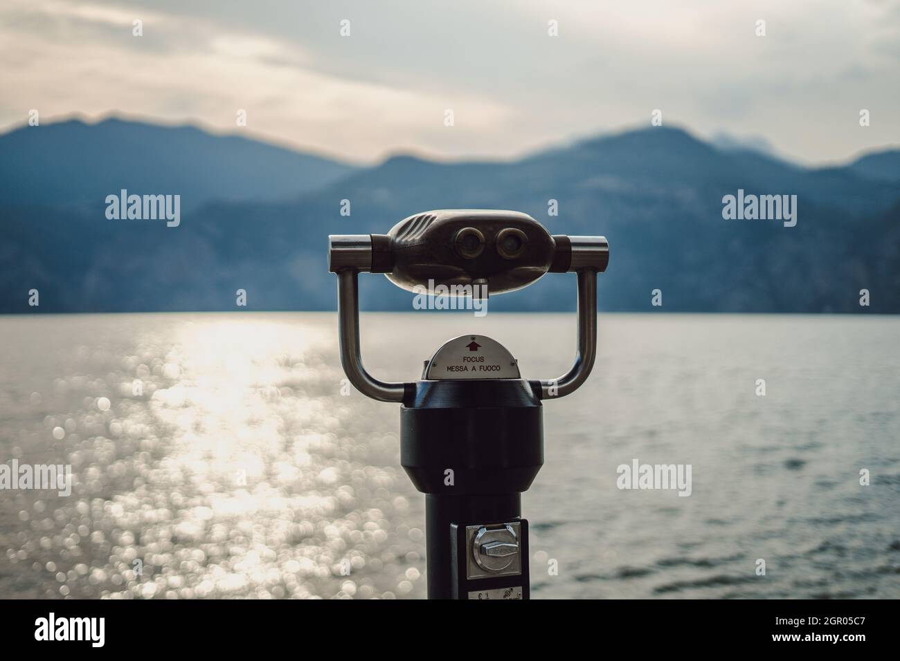 Non coin operated telescope hi-res stock photography and images - Alamy