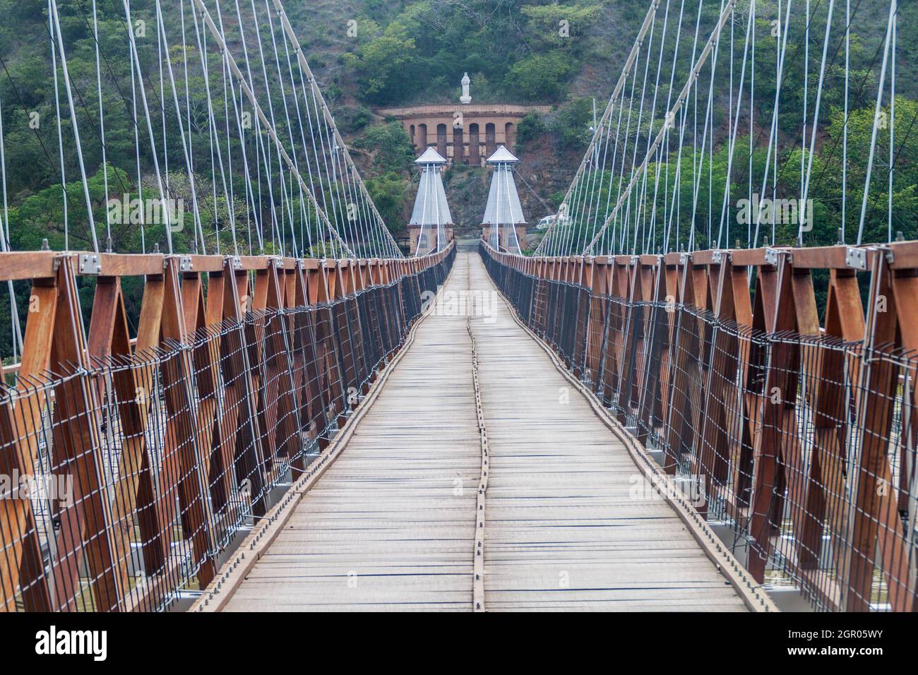 Hanging bridge colombia hi-res stock photography and images - Alamy