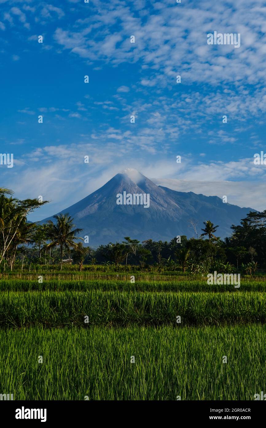 Ash cloud volcano mount merapi hi-res stock photography and images - Alamy