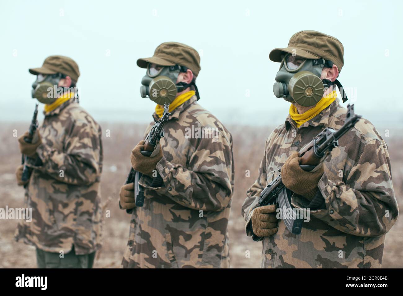 Snow rifle soldiers camouflage hi-res stock photography and images - Alamy