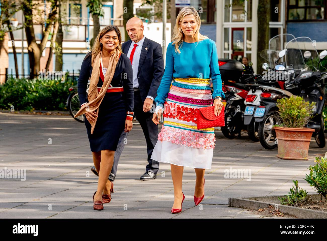 DEN HAAG - Koningin M xima en staatssecretaris Blokhuis van Volksgezondheid, Welzijn en Sport ...