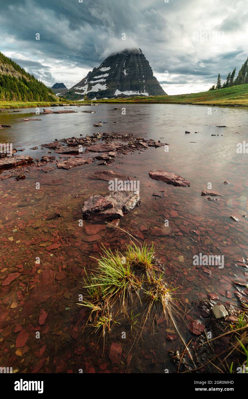 Red mountain pass hi-res stock photography and images - Alamy