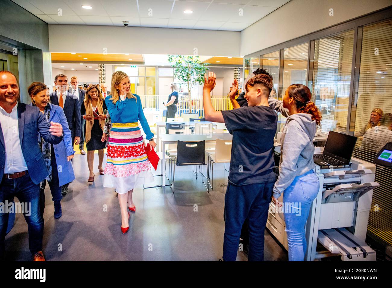 DEN HAAG - Koningin M xima en staatssecretaris Blokhuis van Volksgezondheid, Welzijn en Sport ...