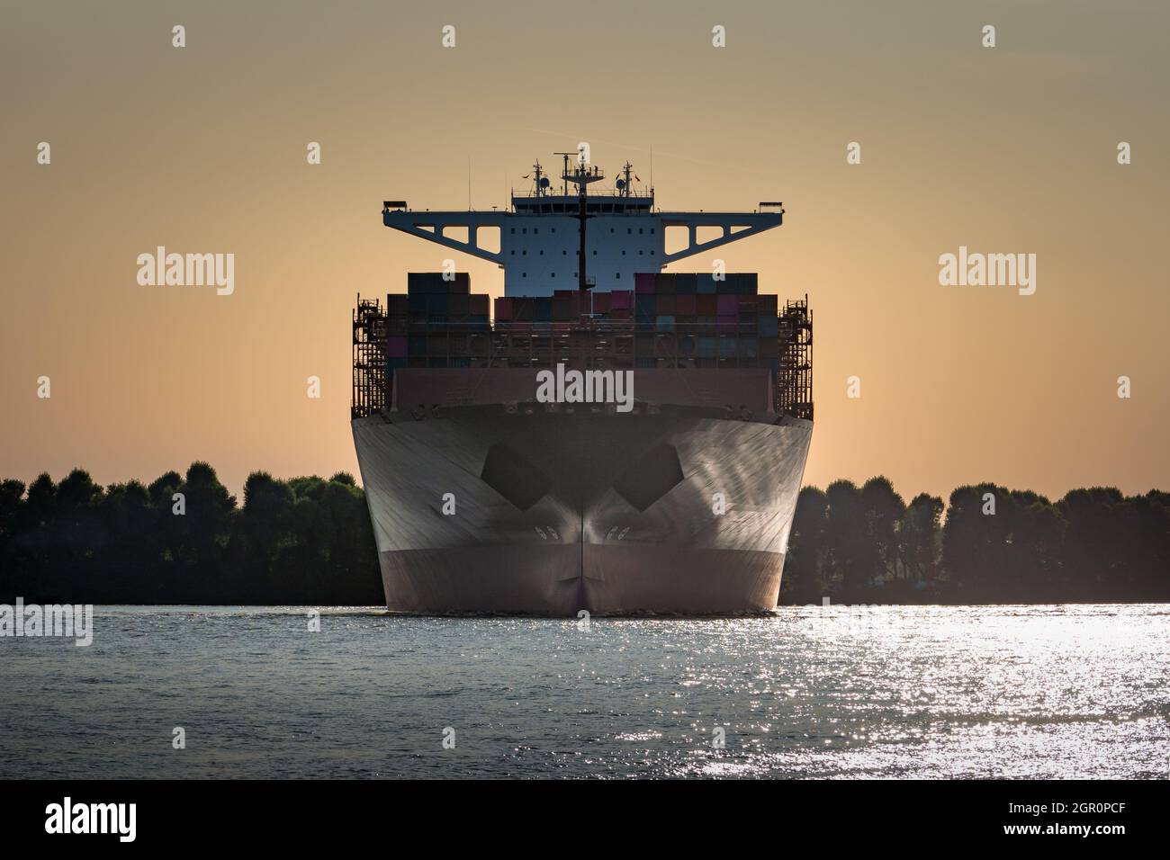 Turning ship hi-res stock photography and images - Alamy