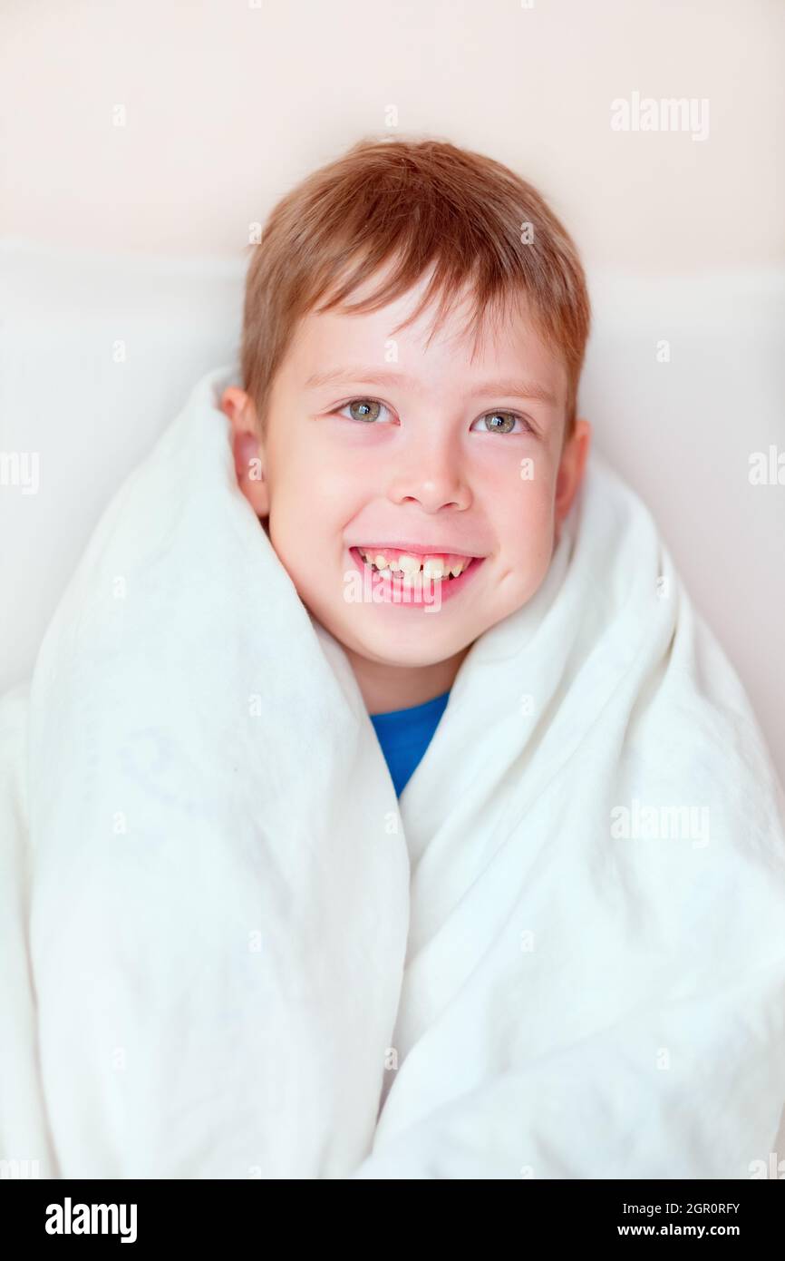 Toothless Smiling Boy High Resolution Stock Photography and Images - Alamy