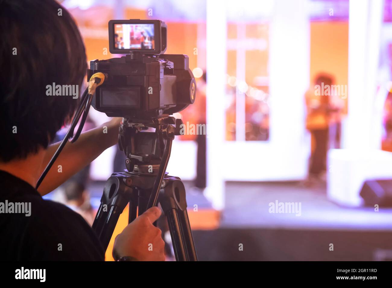 Tv cameraman drama hi-res stock photography and images - Alamy