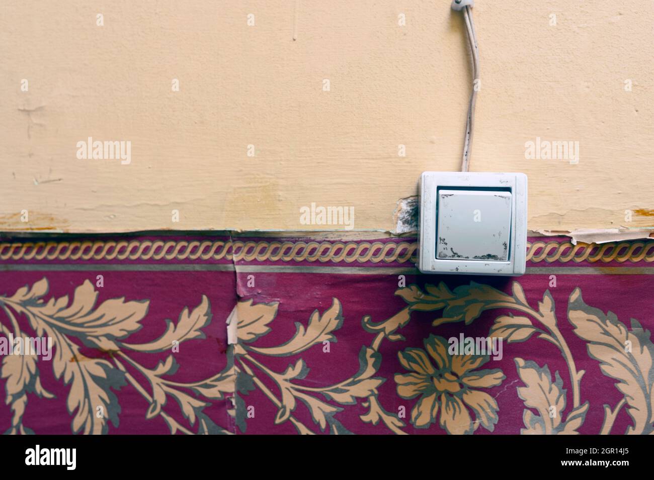 Old Electrical switch on the old weathered wall, old light switch Stock ...